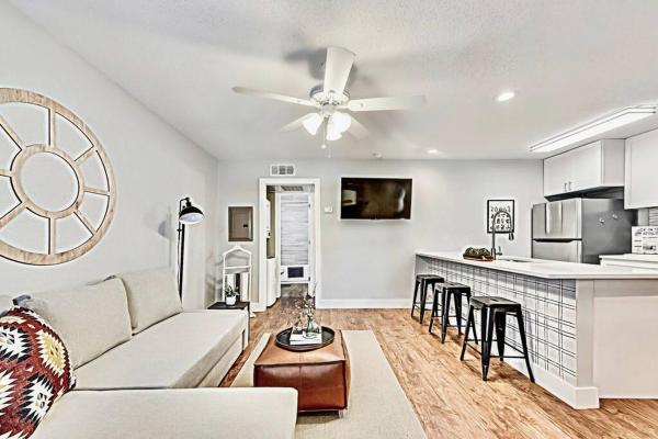 New - Near Deep Ellum + Downtown Dallas Flat - Dallas, TX
