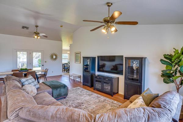 Thatcher Home With Fenced Backyard 3 Mi To Downtown - Safford, AZ