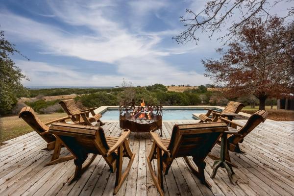 Pool, Porch And Stunning Views Spacious Texas Home! - Glen Rose, TX