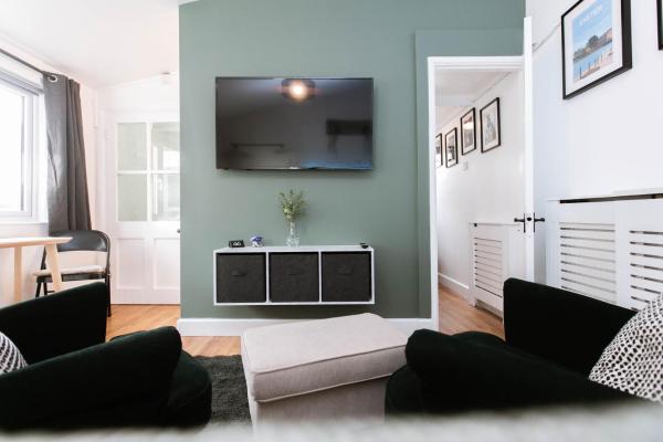 Smart Modern Studio With Free Parking, Wifi, Close To Town, Hospital, Uni, Quiet Area, Contact For Best Prices - Exeter
