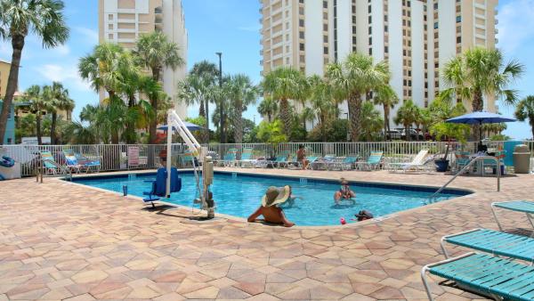 Pelican Pointe Clearwater Beach Hotel - Largo, FL