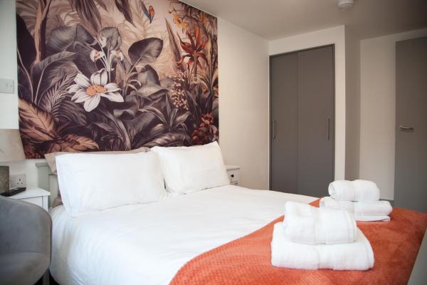 Versatile Retreat-mid/long Stay% - Liverpool central station