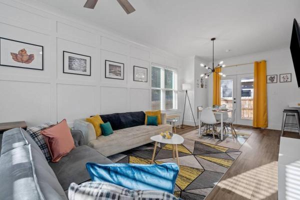 Modern Durham House - Chapel Hill, NC