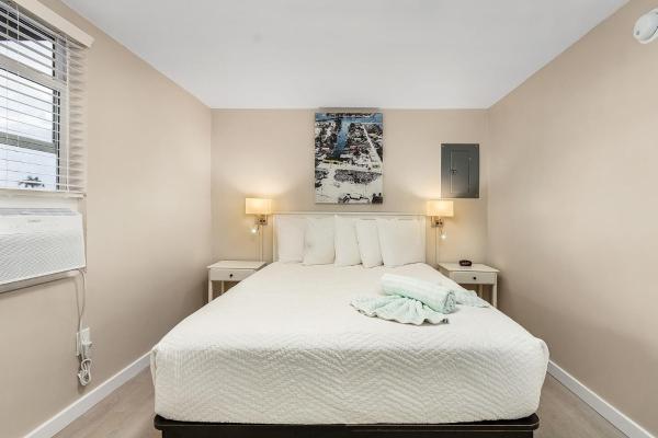 1030 Second Street Home - Fort Myers Beach, FL