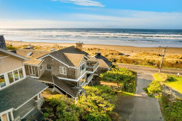 Above The Beach Mca#652a - Manzanita Beach