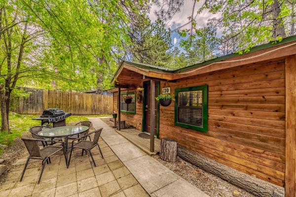 Knotty Pine: A Cute Ruidoso Classic With A Private Hot Tub! - Ruidoso, NM