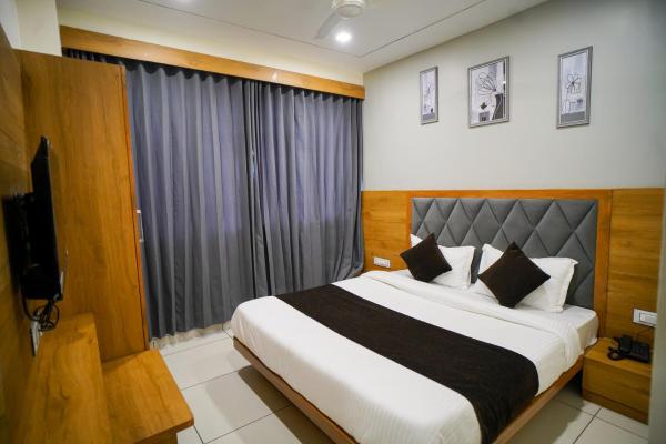 Hotel Suncity - Ahmedabad