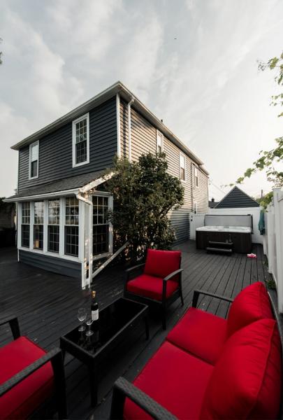 Hamilton's Stunning Lake Views! Modern Open Concept Hottub,firepit, 3br - Hamilton, Canadá