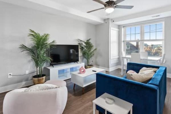 Your Cozy 2-bedroom Midtown - Detroit, MI