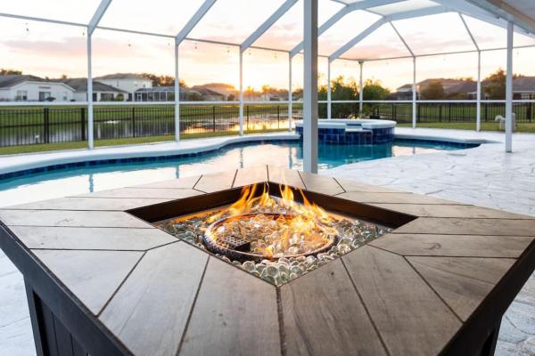 Cheerful 4 Bedroom Salt Water Heated Pool & Spa - Riverview, FL