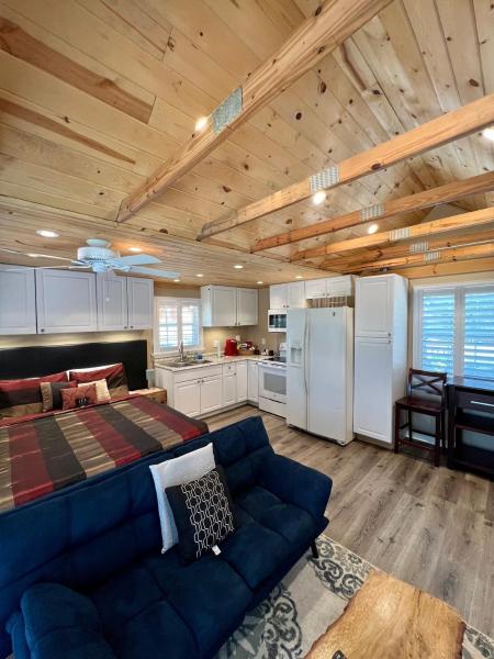 The Lake Alfred Citruswood Cabin - Florida