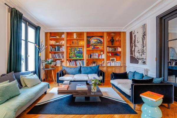 Veeve - Aesthetic Artistry - Tour Eiffel - Paris