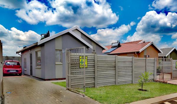 Klaasy's 1 Bedroom Cosy Home Johannesburg South - Alberton