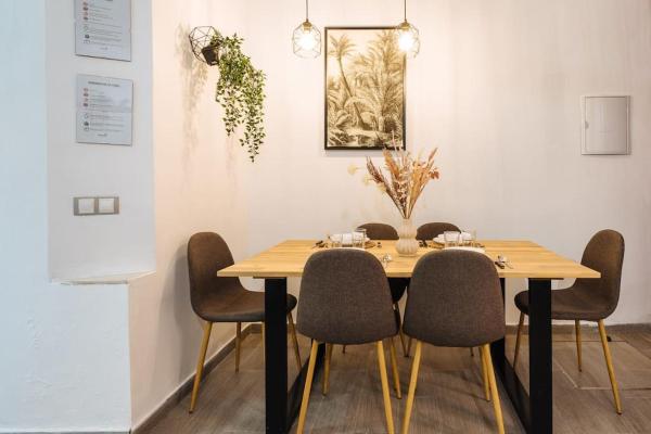 The Secret To A Great Stay In Seville * 1´ Giralda - Coria del Río