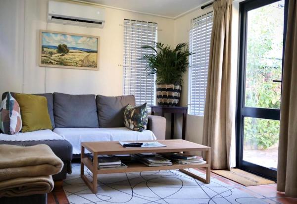 Courtyard Studio Lights And Wi Fi During Load Shedding - Stellenbosch
