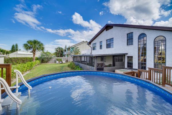 Moon Beach Manor With Private Pool And Hot Tub! - Cocoa Beach, FL