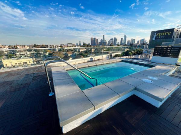 Downtown Los Angeles Skyline Balcony View Modern Penthouse - Los Angeles, CA