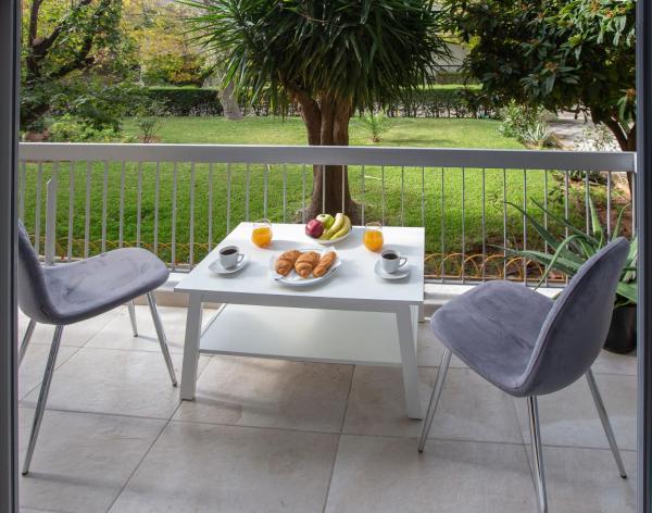 Newly Remodeled Dream Condominiun In Kifisia With Garden & Grass Lawn - Kifisia
