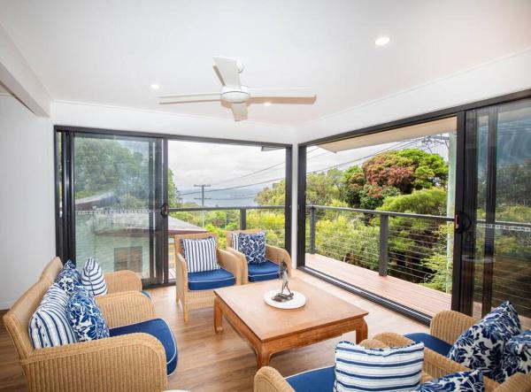 Island Hideaway + 1 Min To Cylinder Beach + Sleeps 10 - Moreton Island