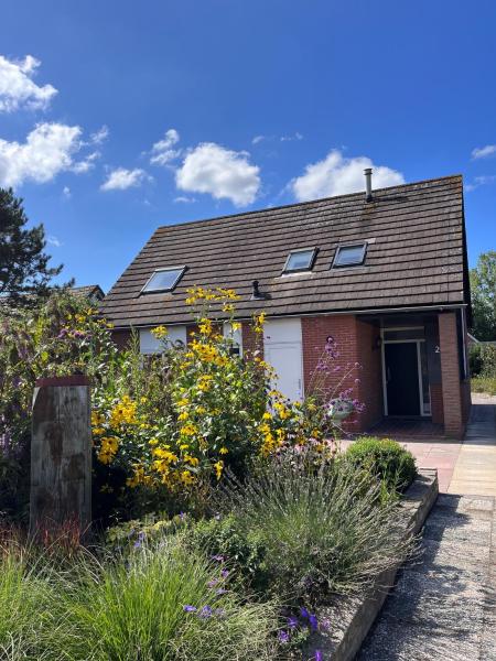 Cosy Vacation Home With Large Fenced Garden - Zierikzee