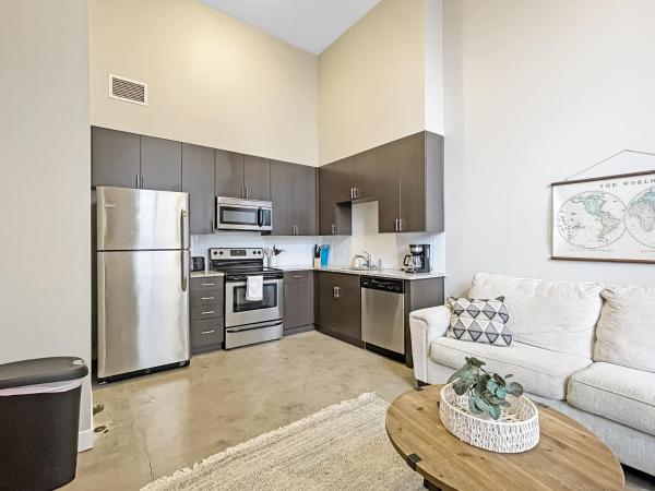 Large 1 Bed Apt In The Heart Of Downtown - Des Moines