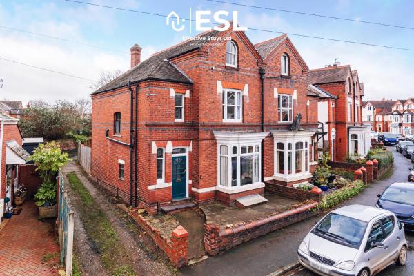 4 Bedroom House. Close To Shrewsbury Town Centre - Shrewsbury