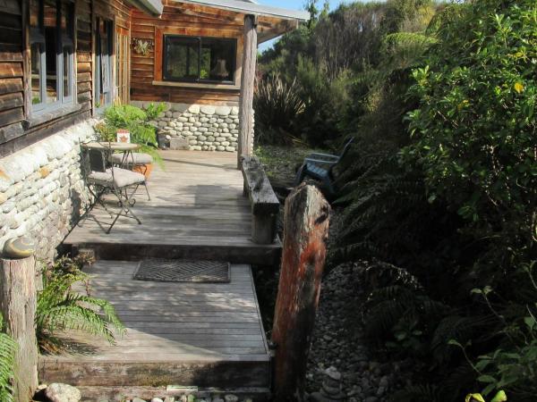 Beaconstone - Off Grid Retreat - West Coast