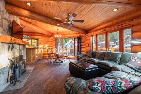 Snowridge Chalet By Outpost Whistler - Whistler Blackcomb