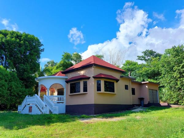 The Happy Retreat Villa In Belmont, Jamaica - Cave