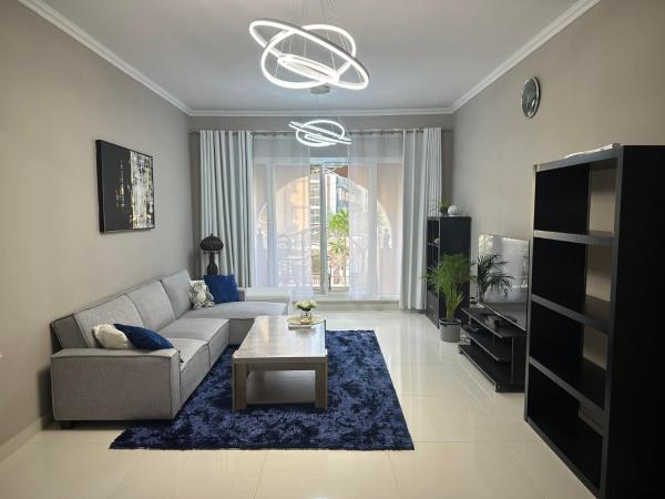 Entire Huge 1 Bedroom @ Jumeirah Village Circle - Dubai