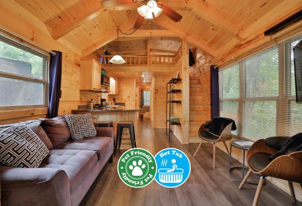 Thomas Cabin Forest Tiny Cabin With Hot Tub - Lookout Mountain, TN