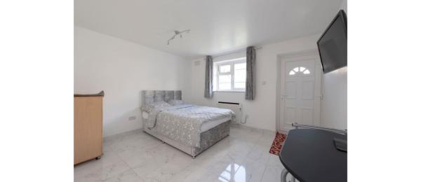 Newly Renovated Cozy Studio In North London - Brentford
