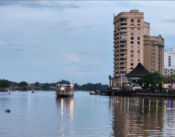 Riverview Home @Waterfront Kch - Sarawak
