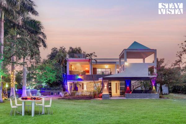 Stayvista's Palm Perle Villa - Pet-friendly Retreat With Terrace, Lawn & Pool Table - Bhopal