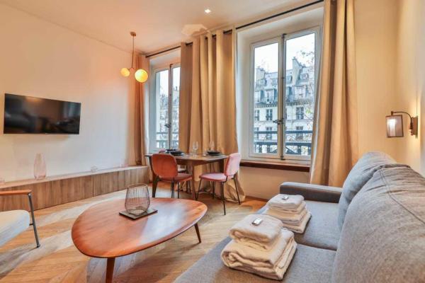 Central Apartment Tronchet 1d - Gare Saint-Lazare - Paris