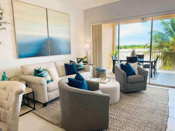 Amazing & Spacious Top Floor Condo With Bay View! - Marco Island, FL