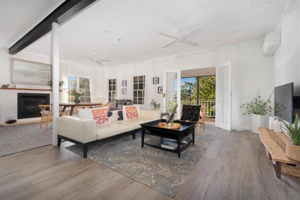 Myrtle Tree Lodge Flowers - Heart Of The Village - Kangaroo Valley
