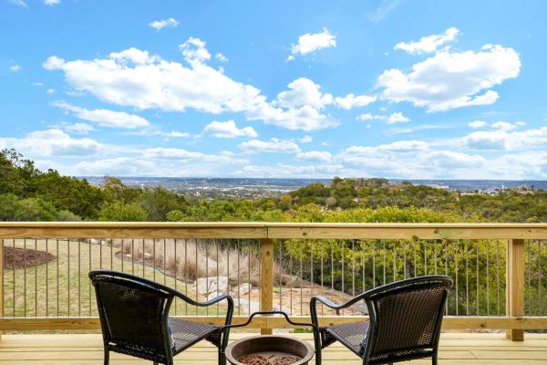Ridge - A Birdy Vacation Rental - Kerrville, TX