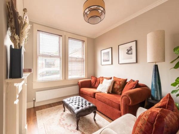 Pass The Keys Welcoming Terrace With Free Street Parking - 바스