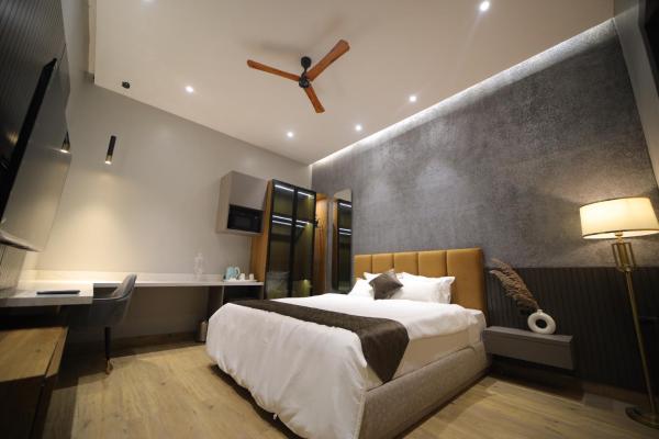 The Cozy Chaos - Agra