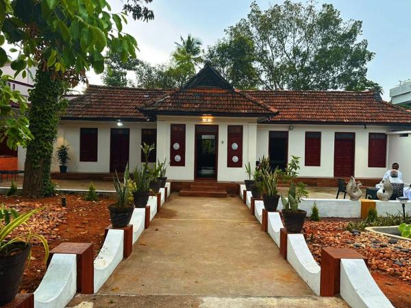 Thachees Heritage Stay - Varkala