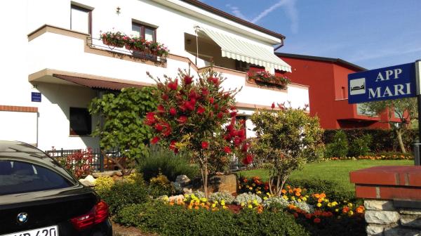 Apartments Mari - Novigrad