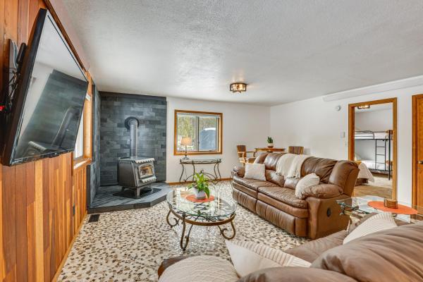 Enjoy Deck + Mtn Views: Grand Lake Retreat! - Colorado