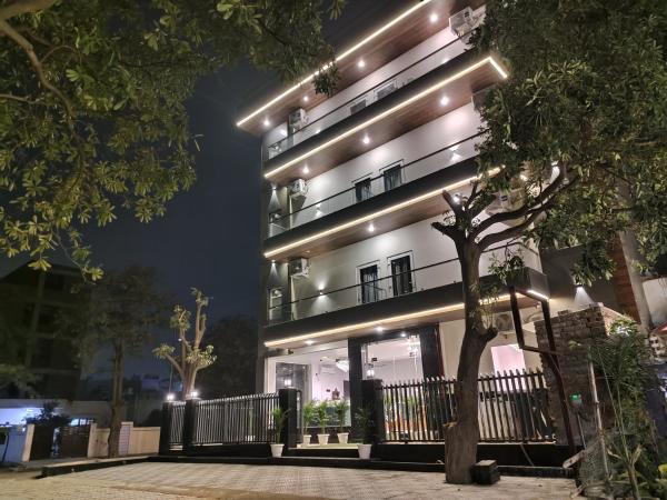 Emerald Suites - Dadri