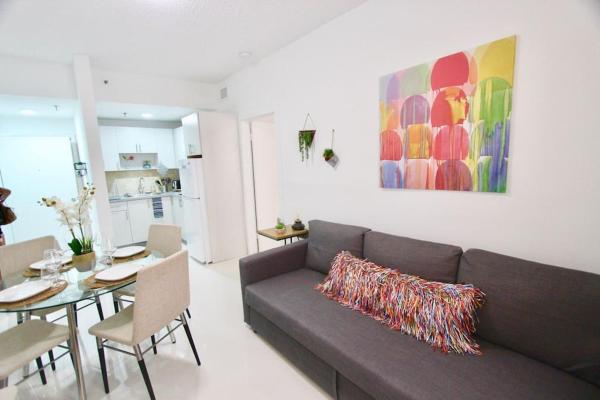 Beautiful Apartment Footsteps From The Beach - South Beach, FL