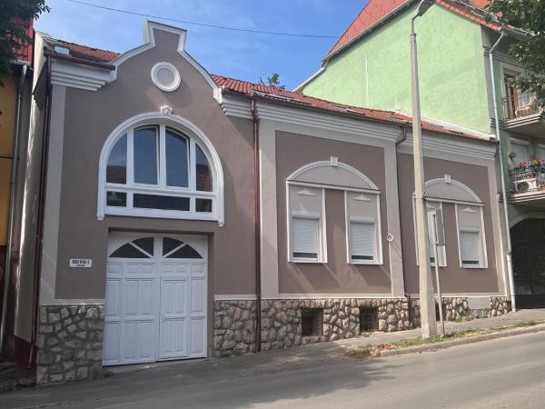 Berzsenyi Apartmanház - Hungría