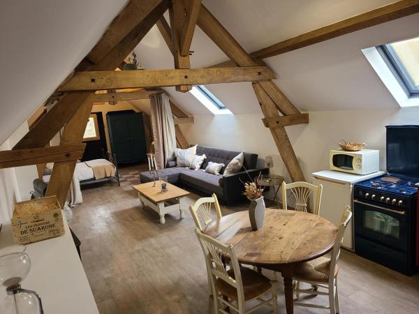 Le Gîte Au Pied Des Chevaux - Beauvau