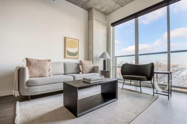 River North 1br Nr Riverwalk W Yoga Studio Chi-1040 - Chicago, IL