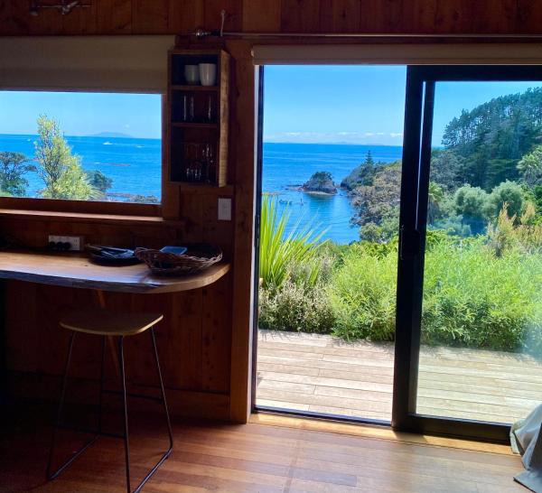 Kereru Cabin - Spectacular Seaviews, Rustic, Glamping Eco Adventure - Auckland