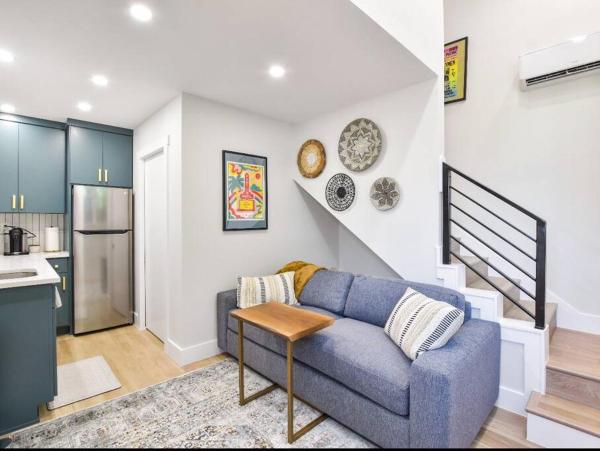 Tiny House-sleeps 4-kitchen-washer/dryer-patio - Austin, TX